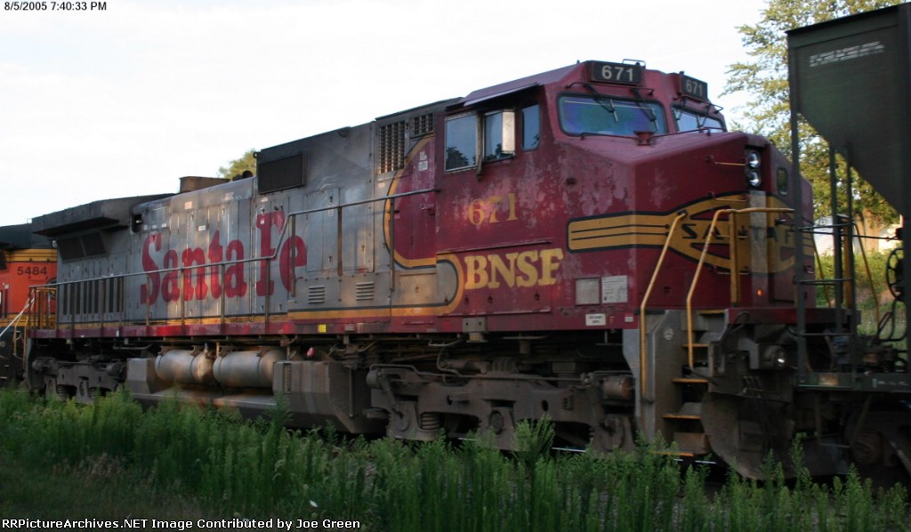 BNSF 671